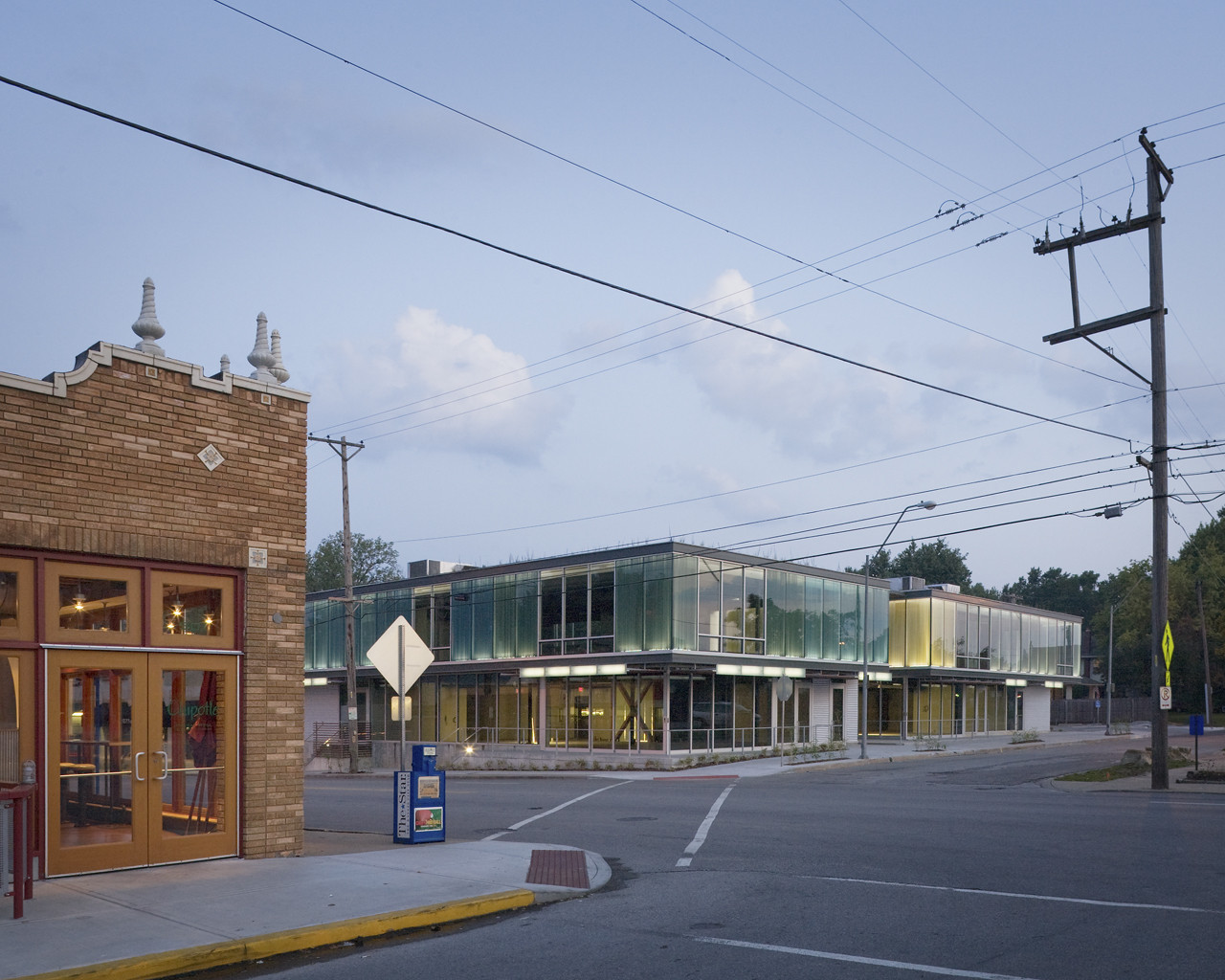 Gallery of Botwin Building / El Dorado - 7