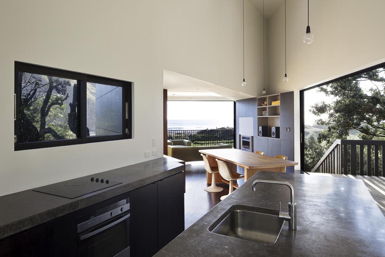 Gallery of The Pohutukawa House / Matthew Gribben Architecture - 3