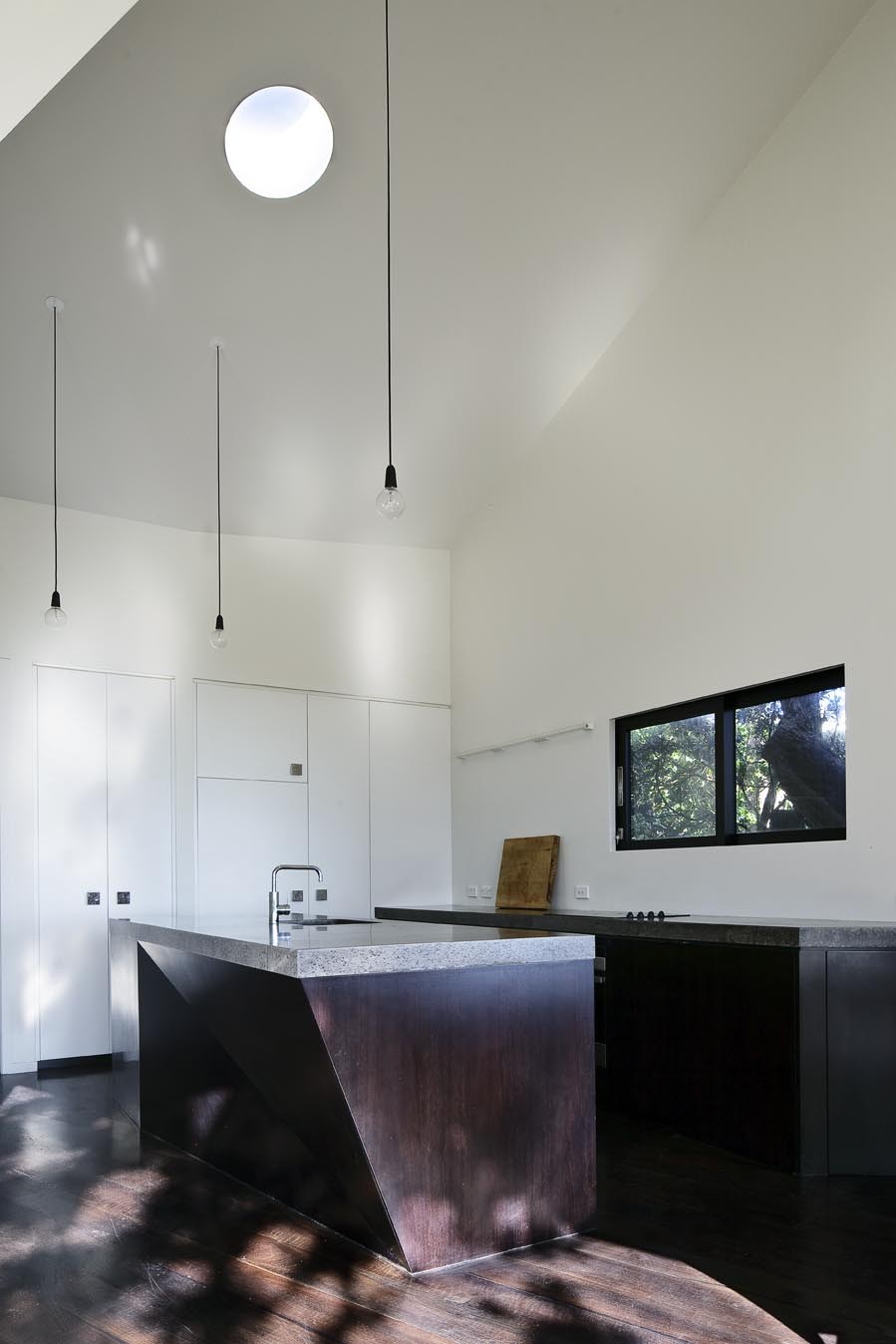 Gallery of The Pohutukawa House / Matthew Gribben Architecture - 9