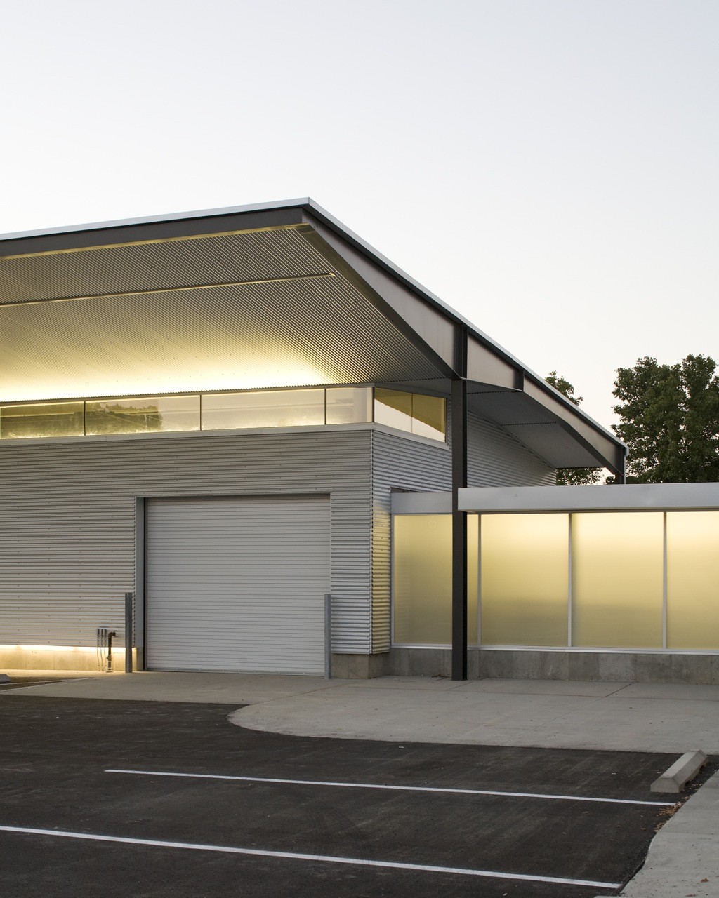 Gallery of Cox Communications Distribution Center / El Dorado - 7