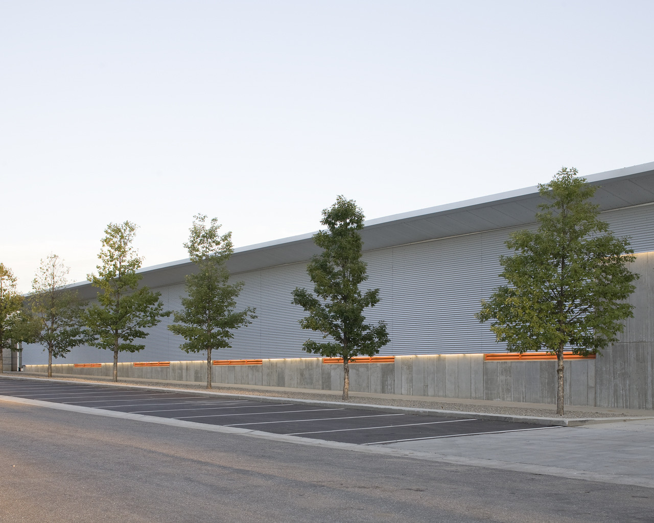 Gallery of Cox Communications Distribution Center / El Dorado - 3