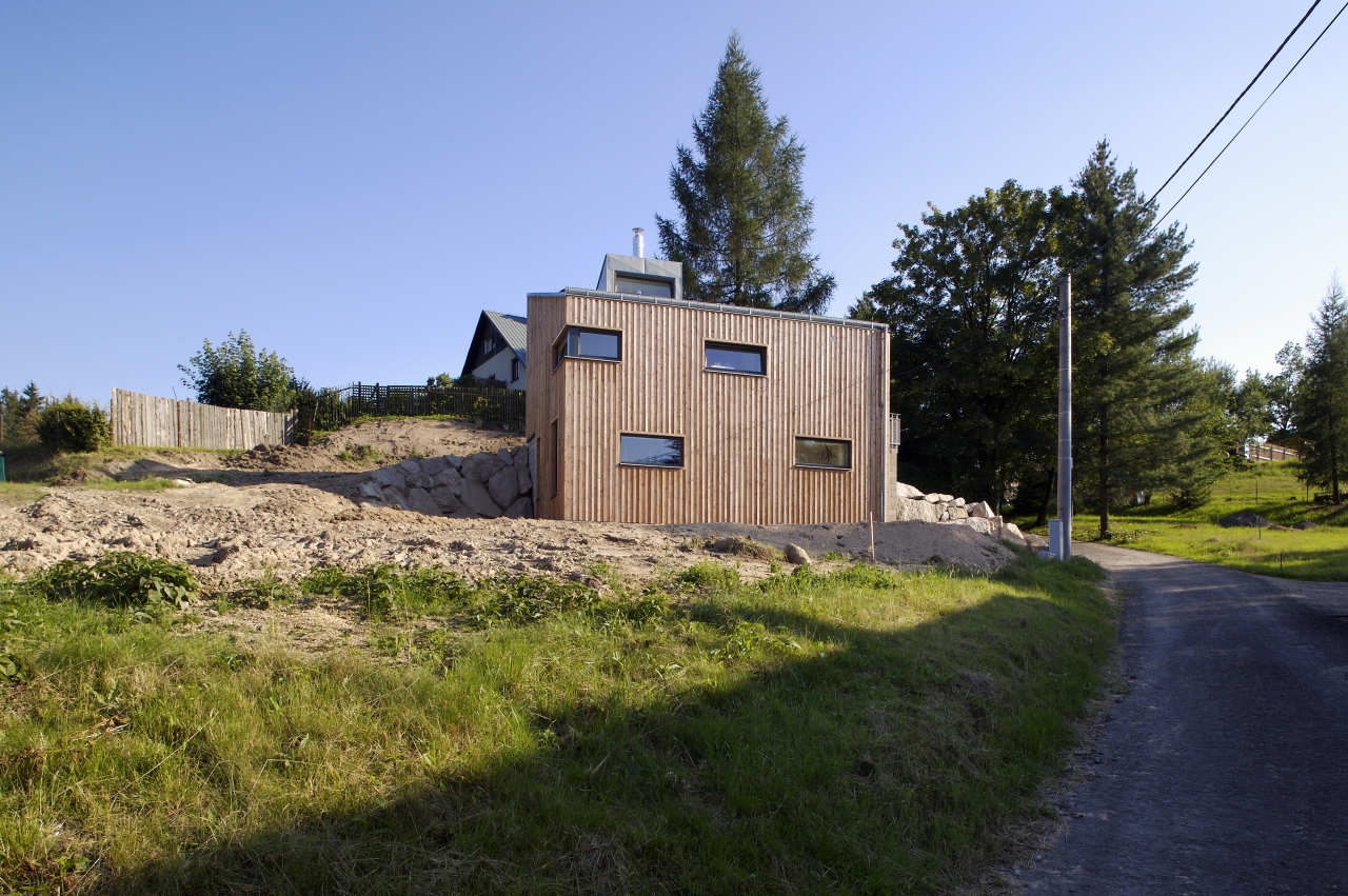 Gallery of Small House on a Hillside / Vladimír Balda - 5