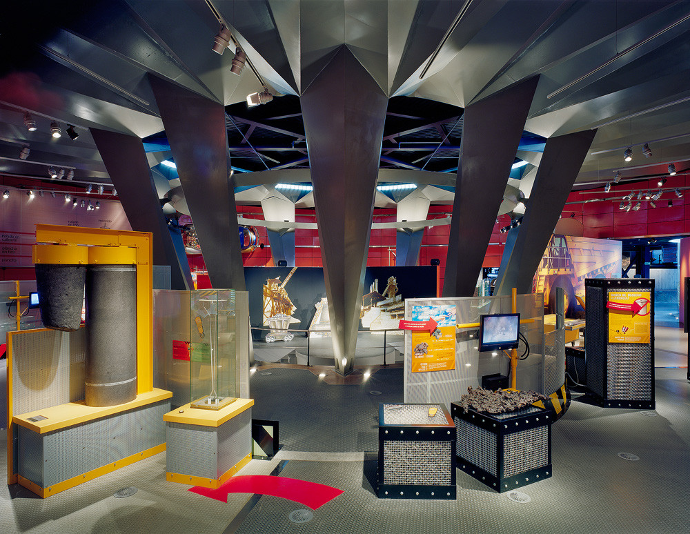 Gallery of Horno 3 Steel Museum / Grimshaw - 16