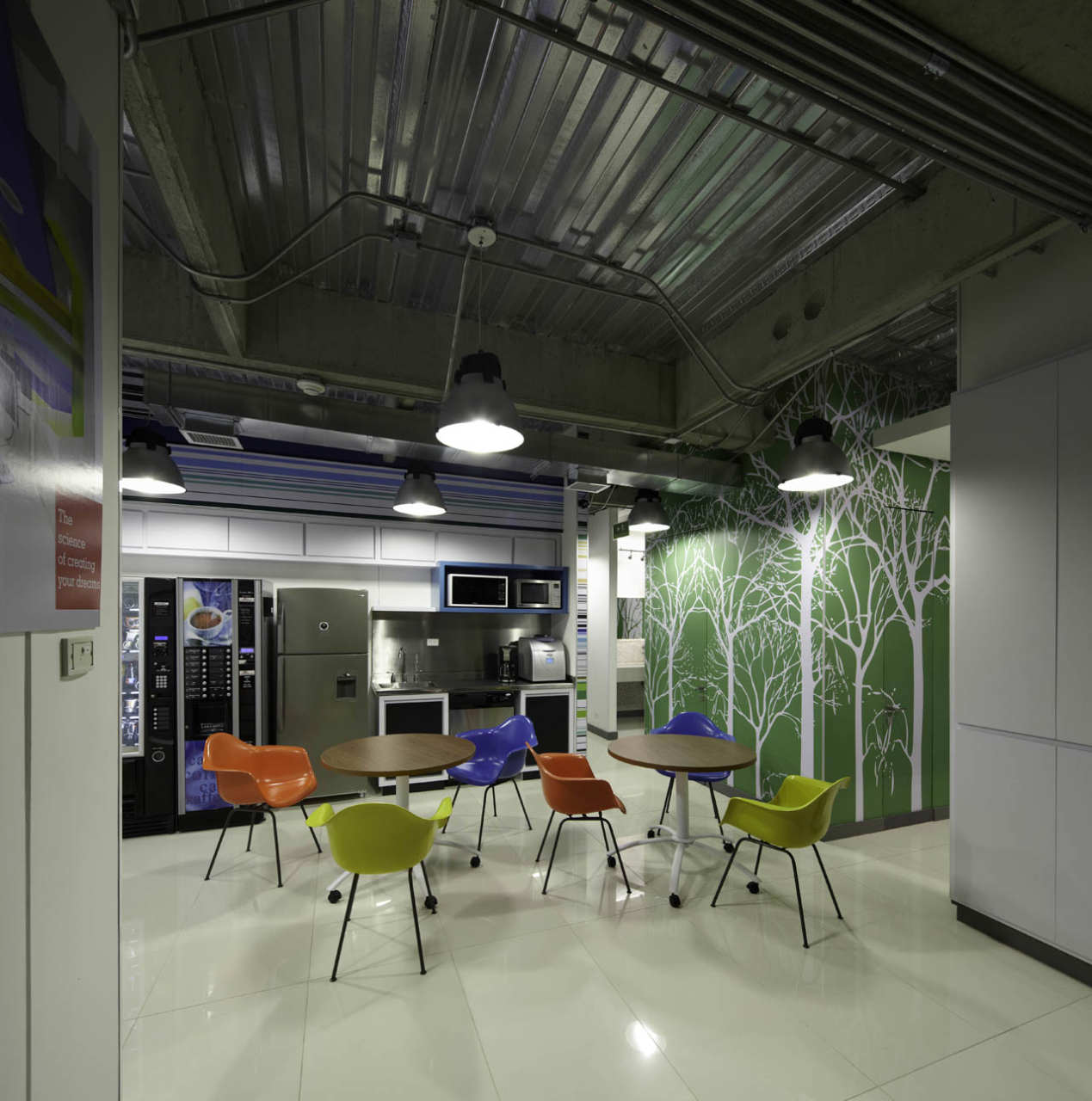 Gallery of AeI Headquarters / Arquitectura e Interiores - 3