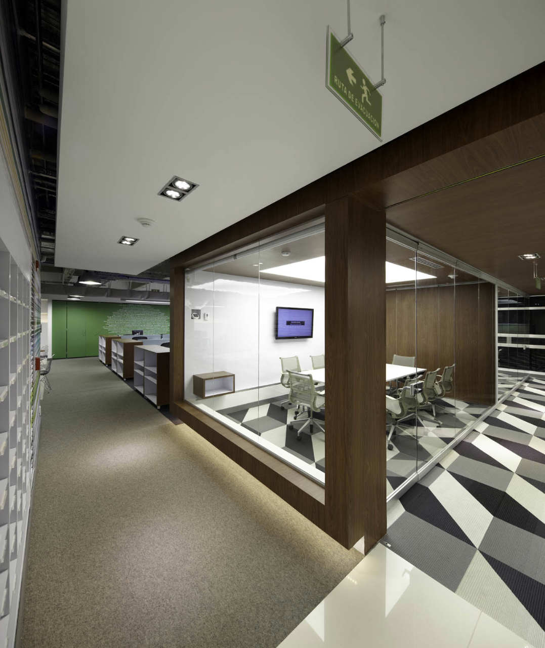 Gallery of AeI Headquarters / Arquitectura e Interiores - 8