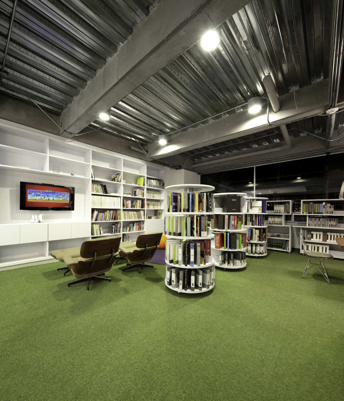 Gallery of AeI Headquarters / Arquitectura e Interiores - 10