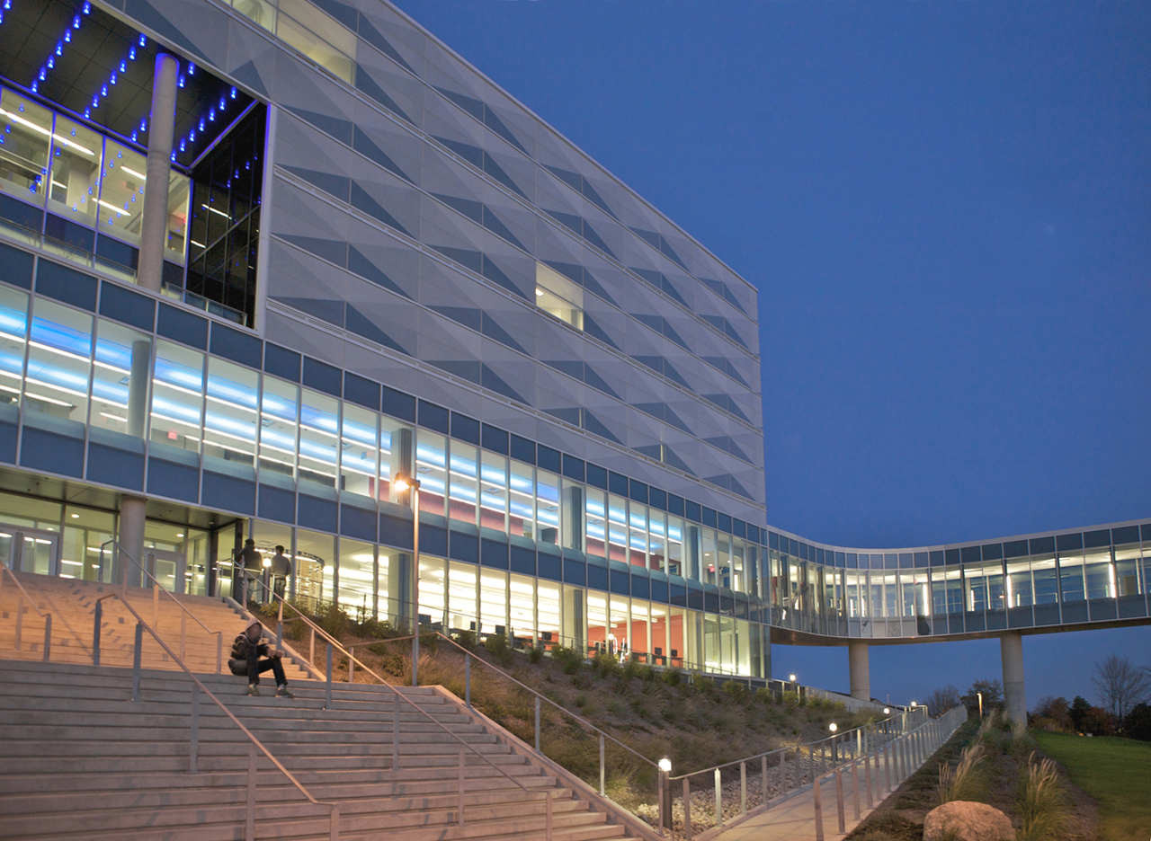 Gallery of Engineering 5 Building / Perkins+Will - 2
