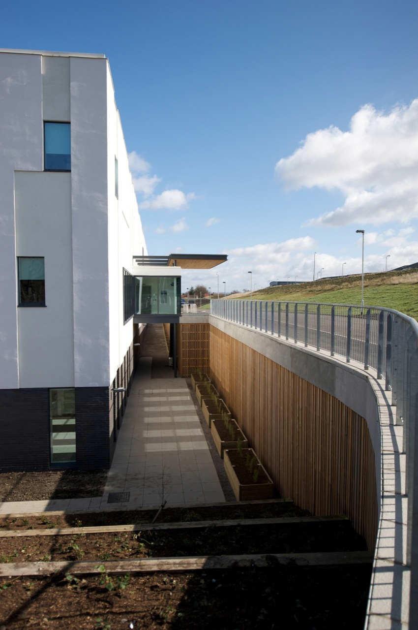 Gallery of New Stobhill Hospital / Reiach And Hall Architects - 6