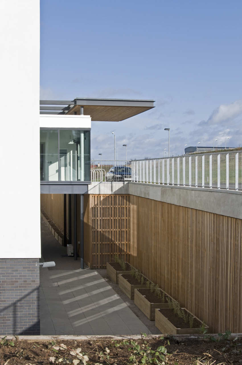 Gallery of New Stobhill Hospital / Reiach And Hall Architects - 11