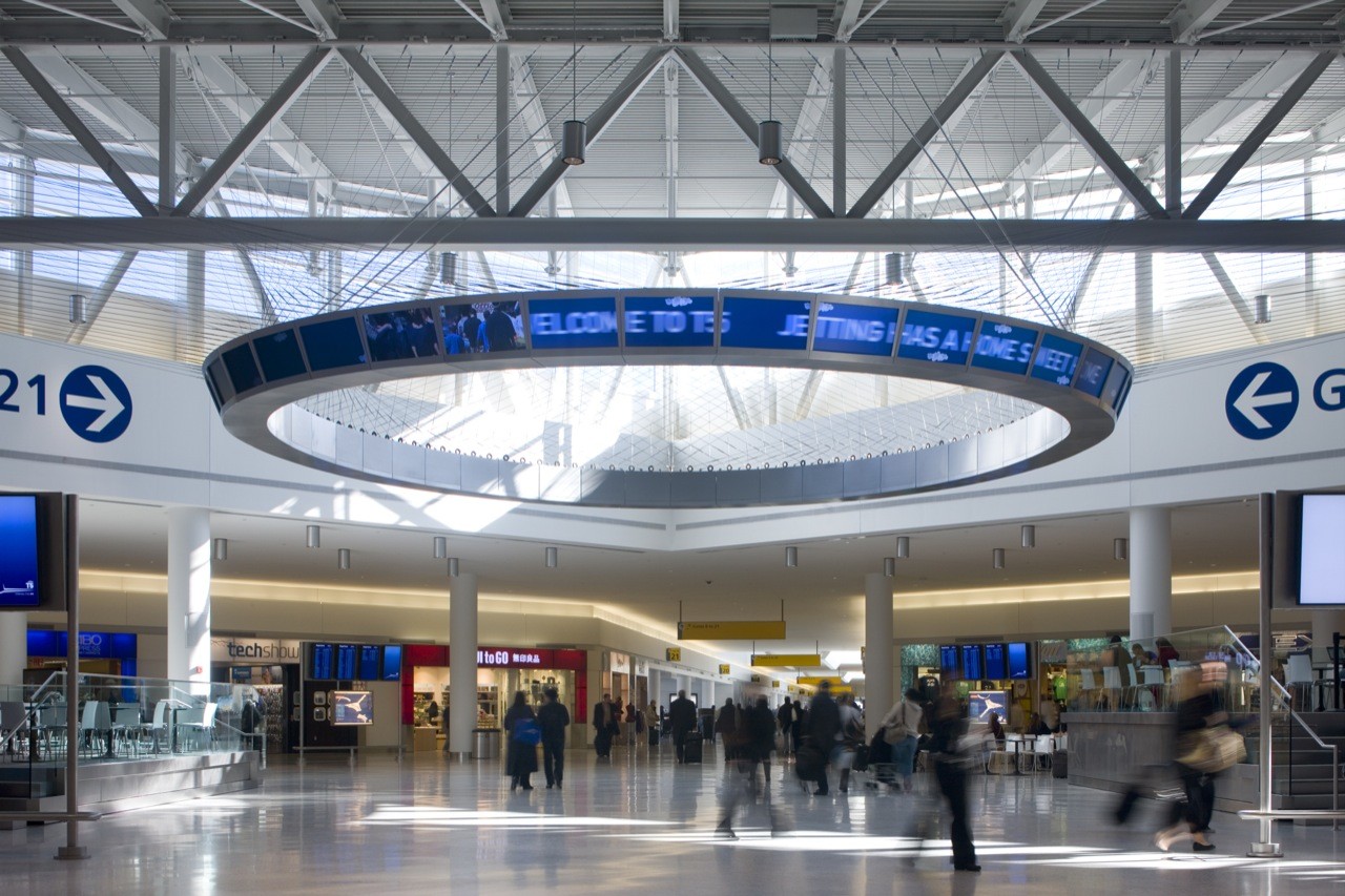 Gallery of JetBlue Airways T5 at JFK / Rockwell Group with Gensler - 2