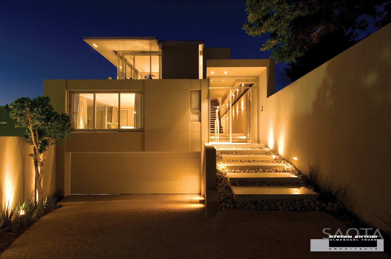 Gallery of First Crescent / SAOTA - 3