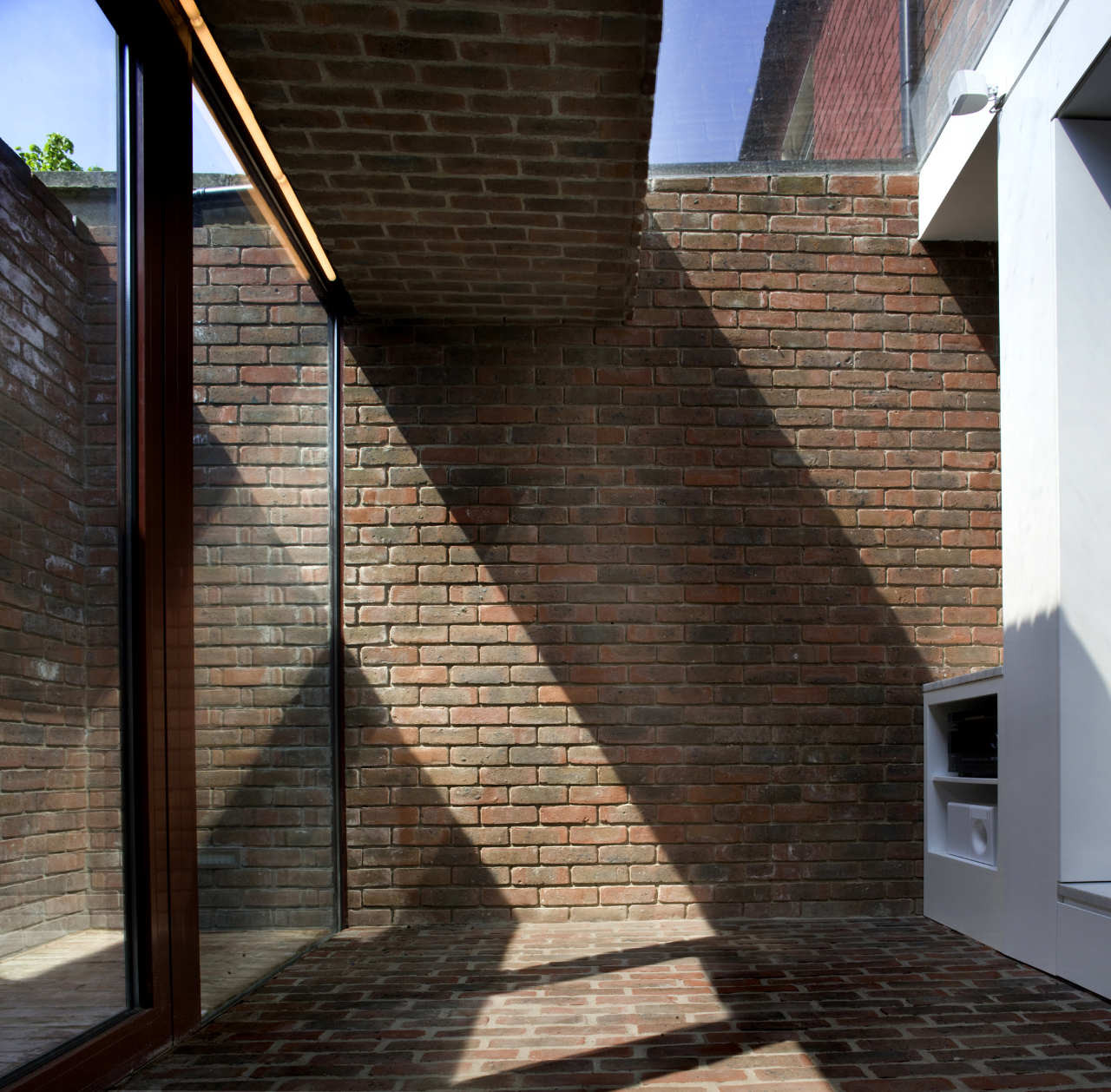 Gallery of Brick A Back House / Architecture Republic - 2