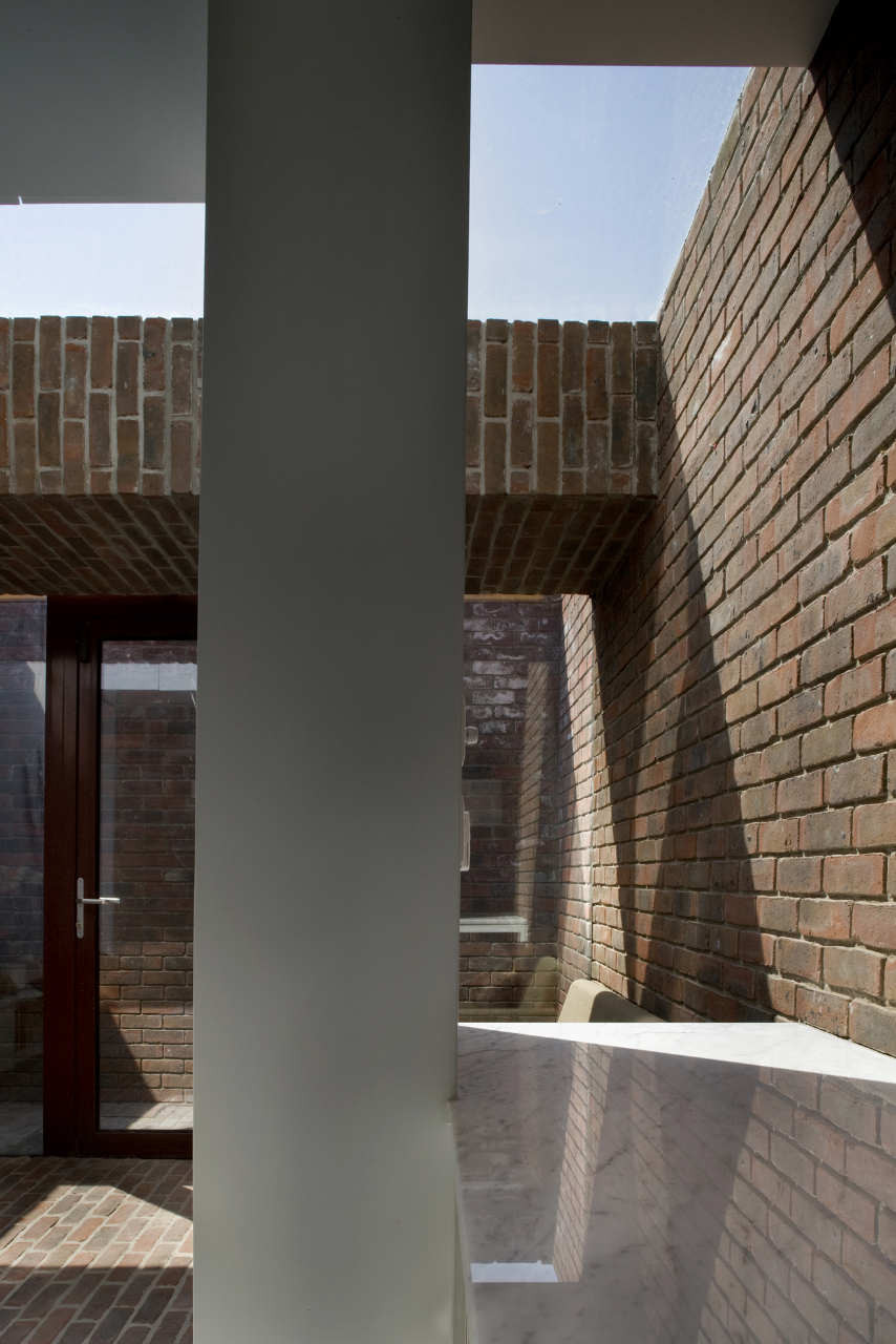 Gallery of Brick A Back House / Architecture Republic - 4