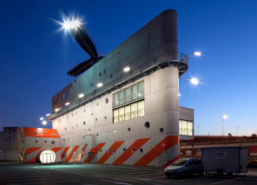 Gallery of Helicopter Building / Stephane Maupin & Nicolas Hugon - 2