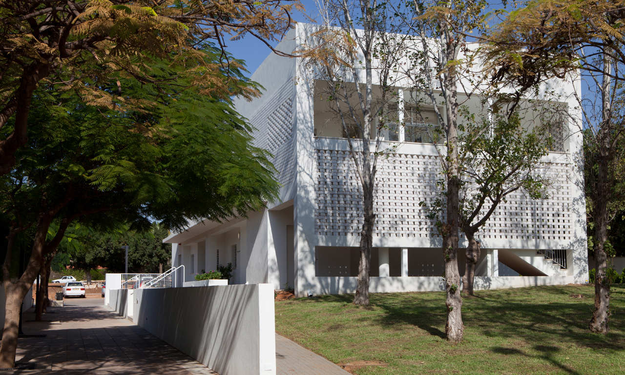 Gallery of Social Services Building / Doron Sheinman Architects - 15