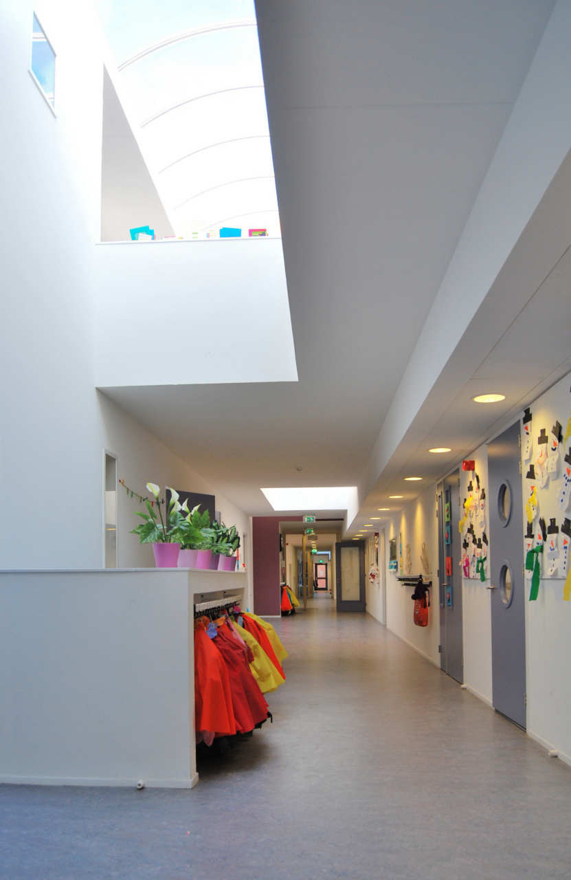 Gallery of Multifunctional School Building Tesselseveld / HVE ...
