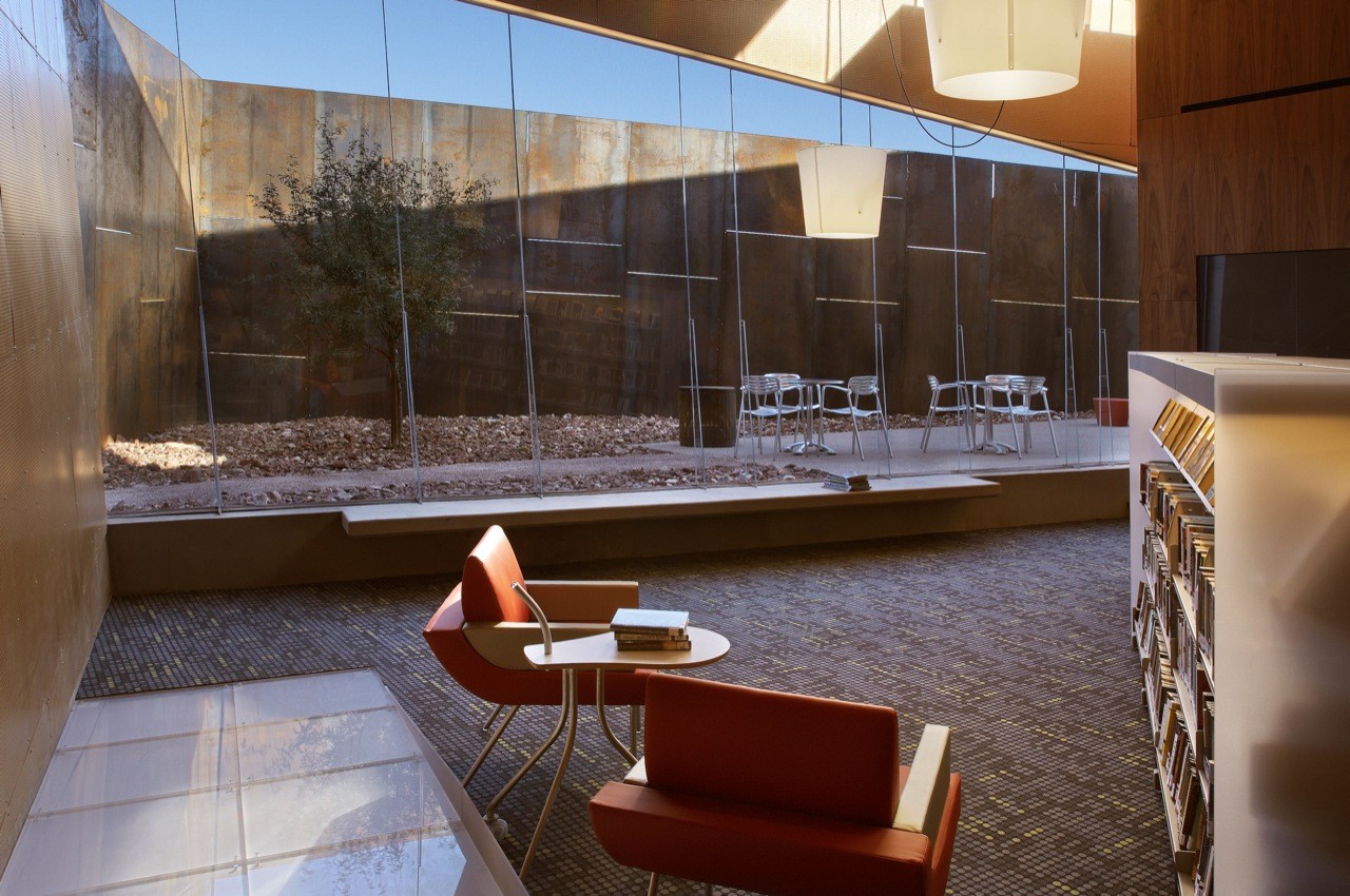 Gallery of Arabian Library / richärd+bauer - 7