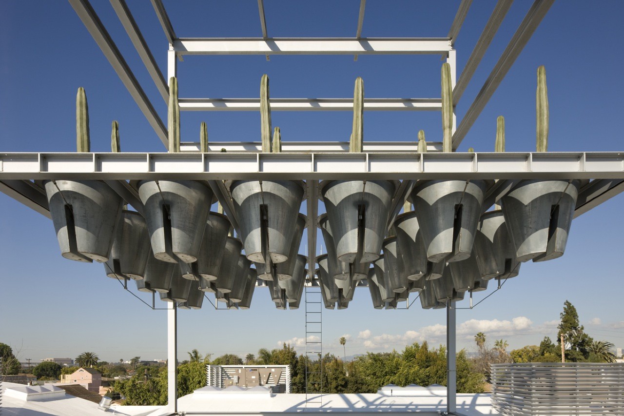 Gallery of Cactus Tower / Eric Owen Moss Architects - 4