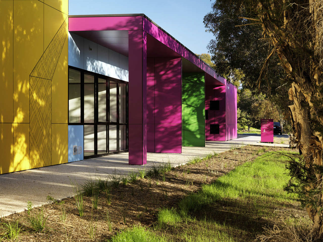 Gallery of Avondale Heights Library and Learning Centre / H2o ...