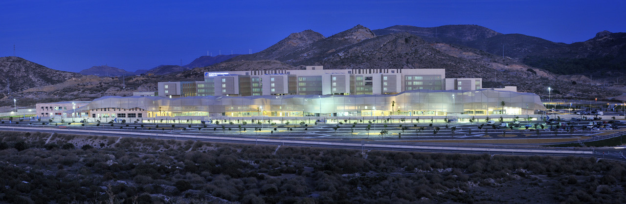 Gallery of New Santa Lucía University General Hospital / CASA sólo ...