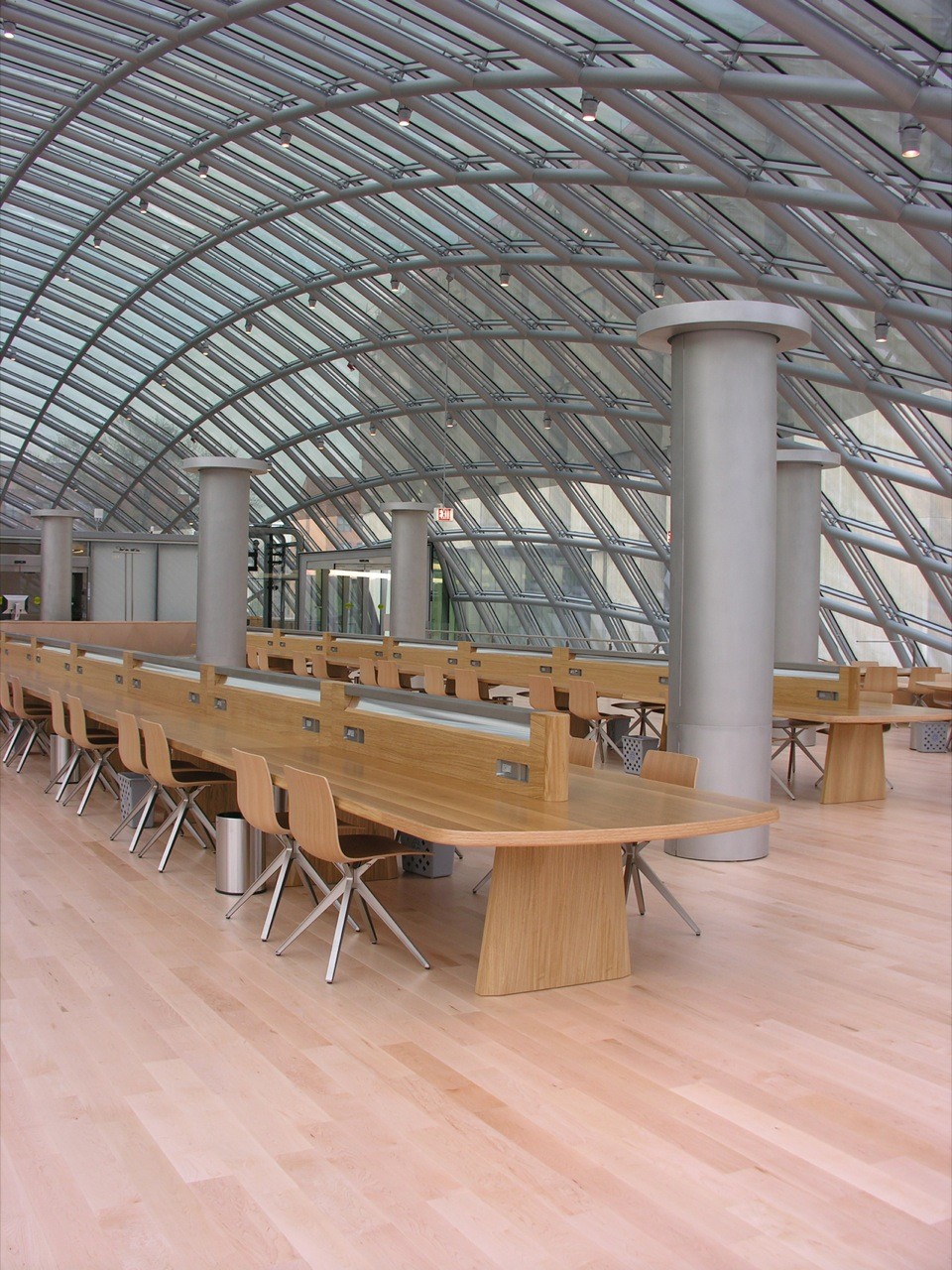 Gallery of Joe & Rika Mansueto Library / Murphy Jahn - 3