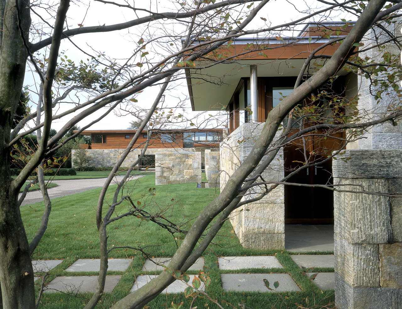 Gallery of Stone Houses / LSS - 24