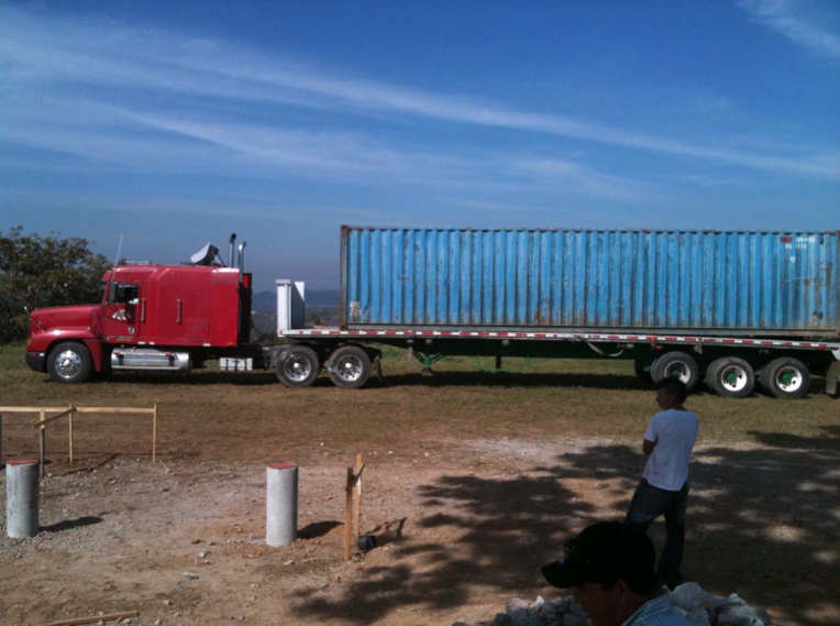Gallery of Containers of Hope / Benjamin Garcia Saxe Architecture - 7