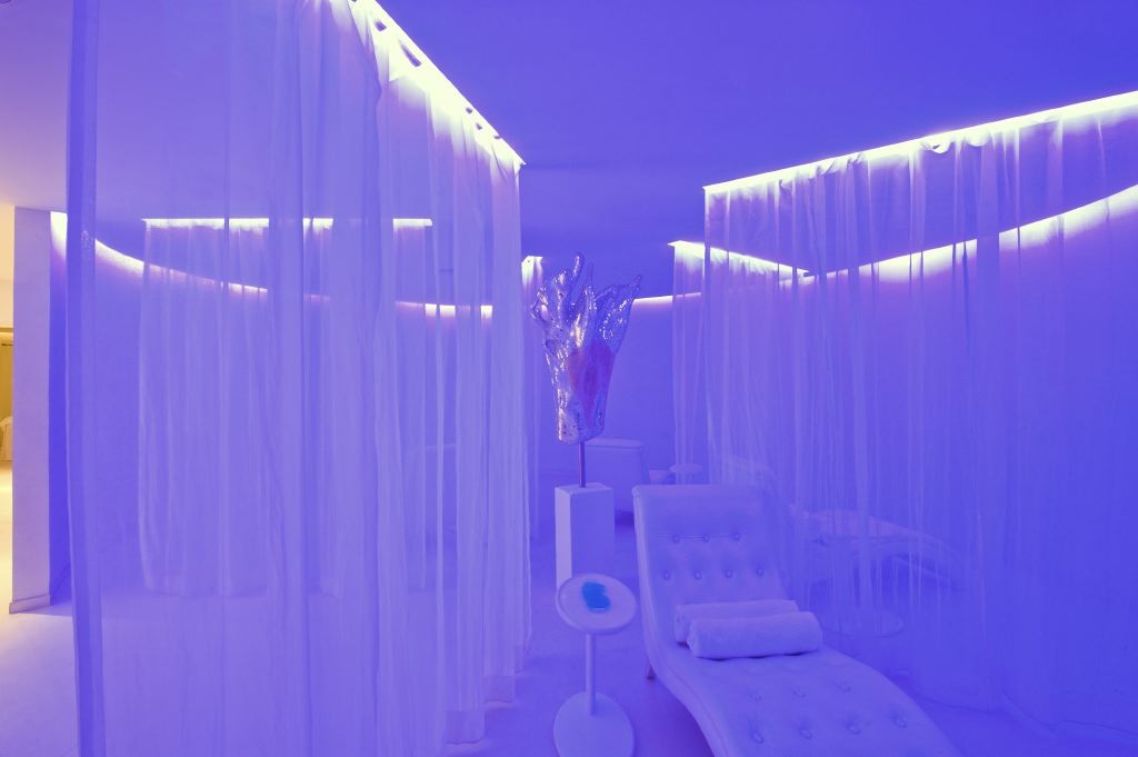 Gallery of Aura Spa at the Park Hotel / Khosla Associates - 16