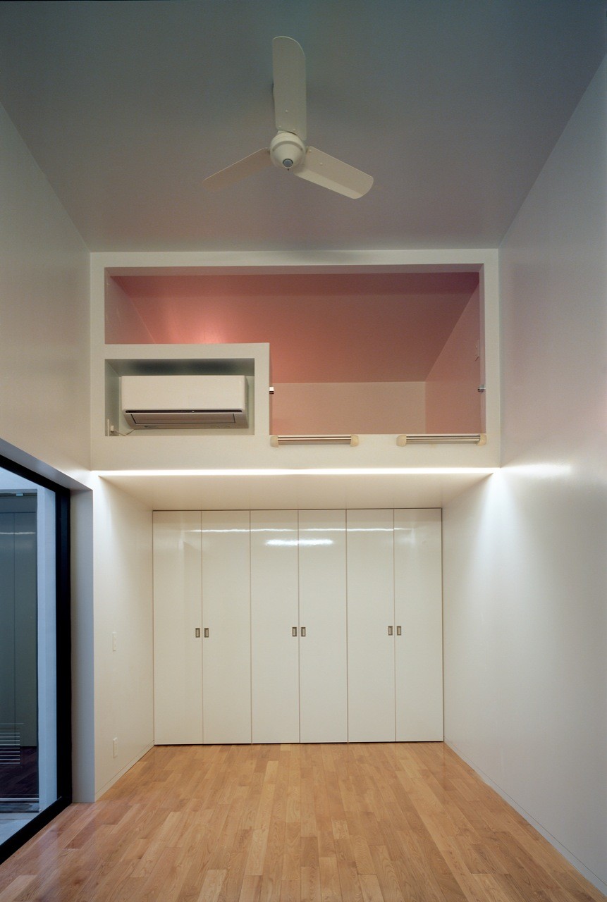 Gallery of Triplex House in Nakano / LEVEL Architects - 12