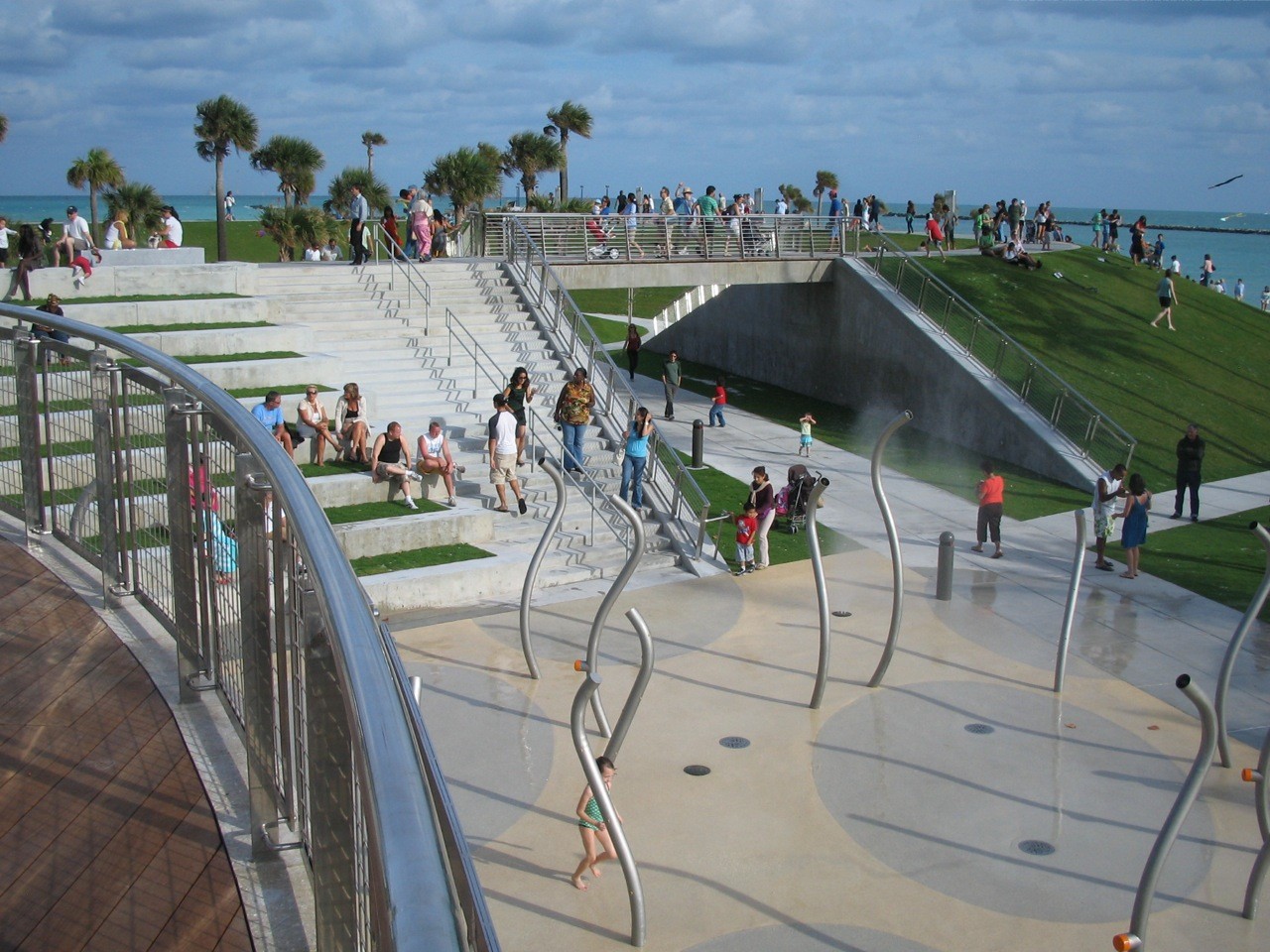 Gallery of South Pointe Park / Hargreaves Jones - 4