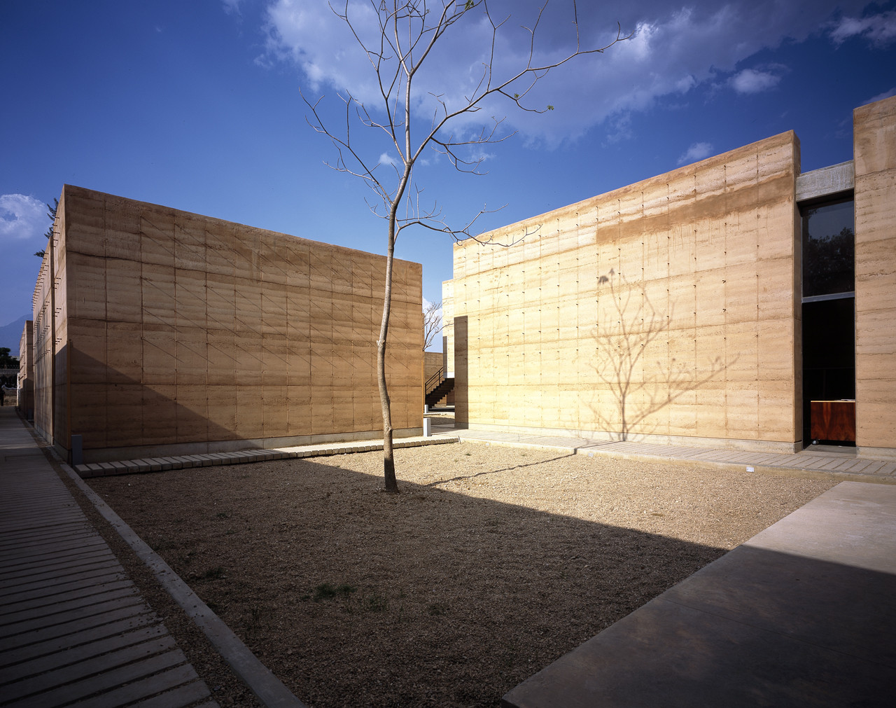 Gallery of The School of Visual Arts of Oaxaca / Taller de Arquitectura ...