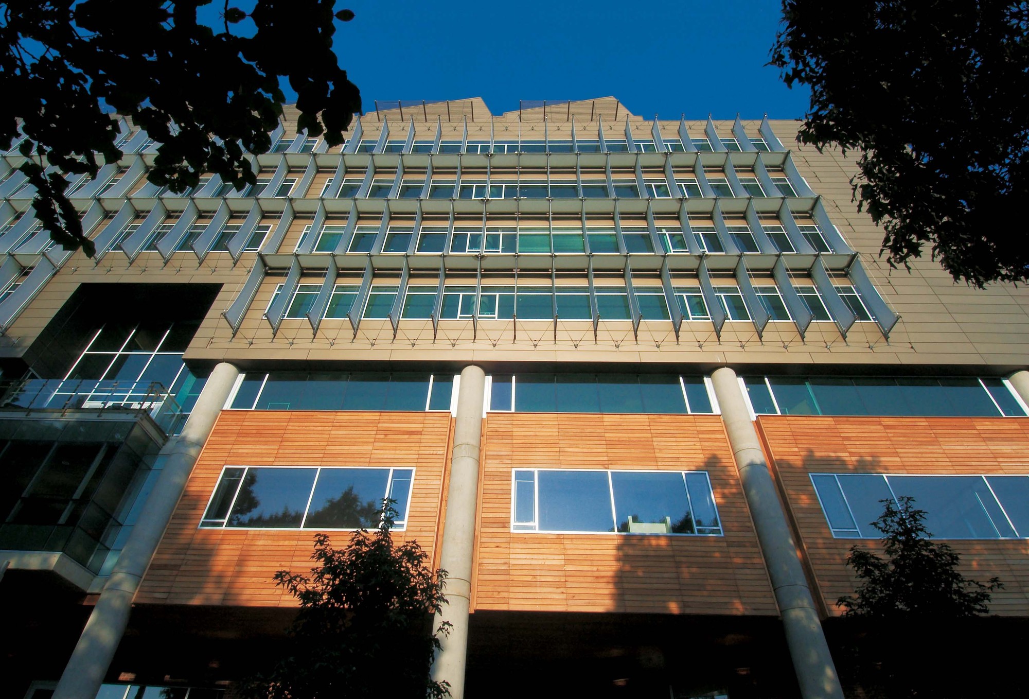 画廊 School of Nursing and Student Community Center at the University of ...