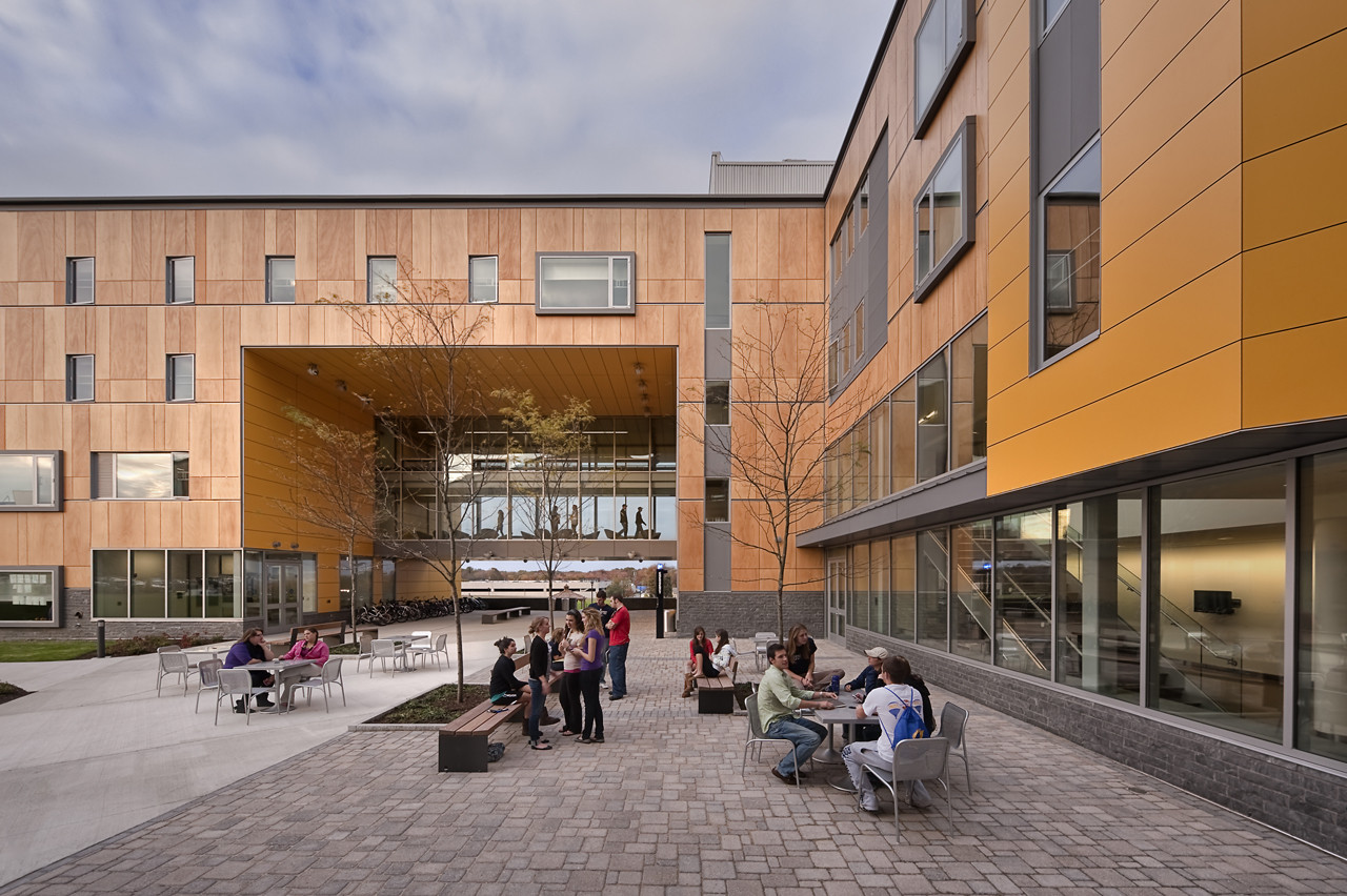 Gallery of RWU North Campus Residence Hall / Perkins+Will - 5