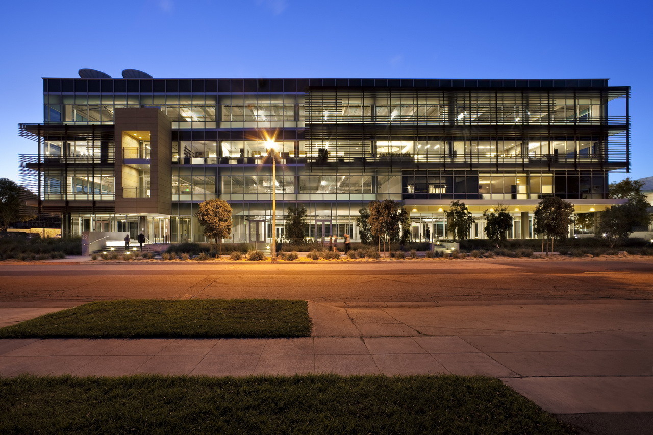 Gallery of 331 Foothill Road Office Building / Ehrlich Yanai Rhee ...