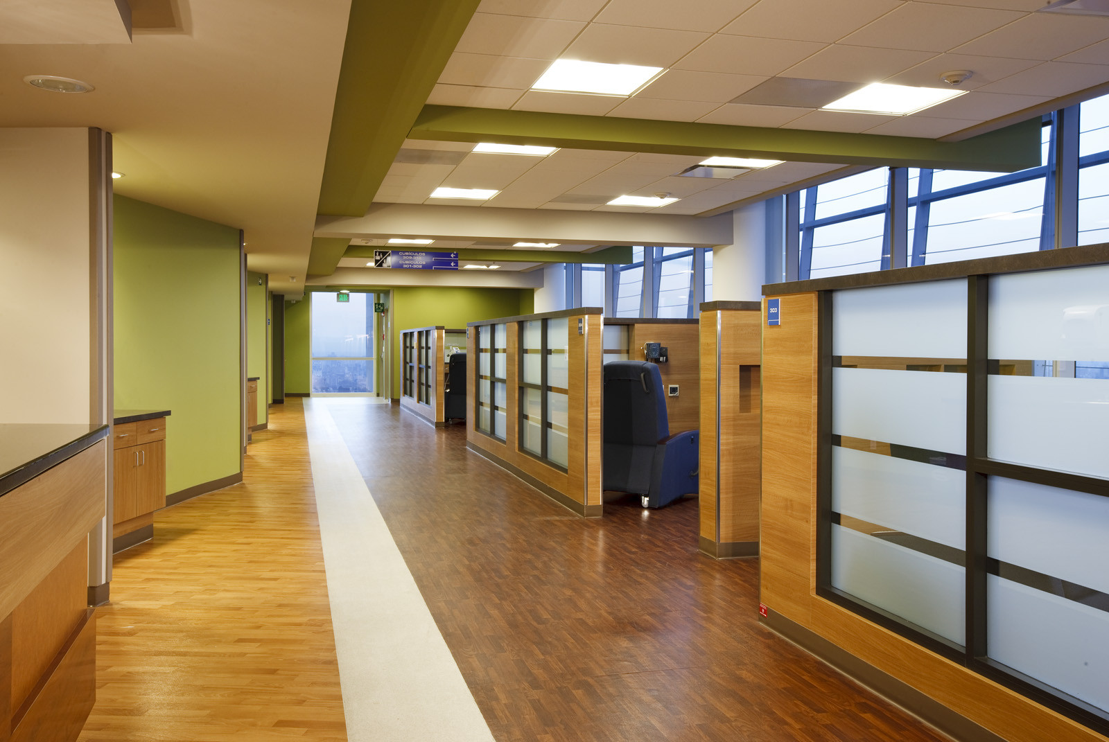 Gallery of ABC Cancer Center / HKS - 7