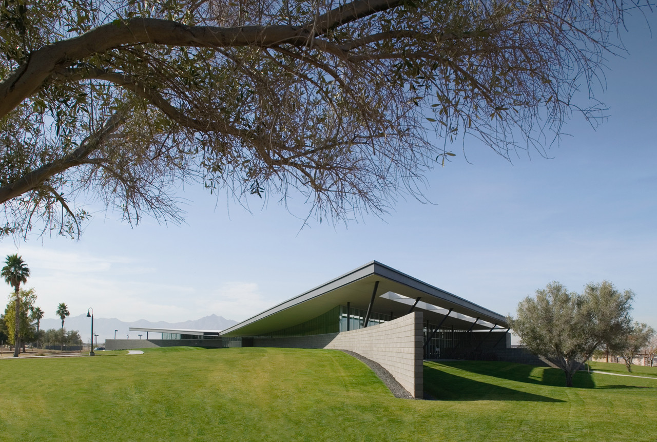 Gallery of Cesar Chavez Library / Line and Space - 2