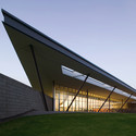 Cesar Chavez Library / Line and Space | ArchDaily
