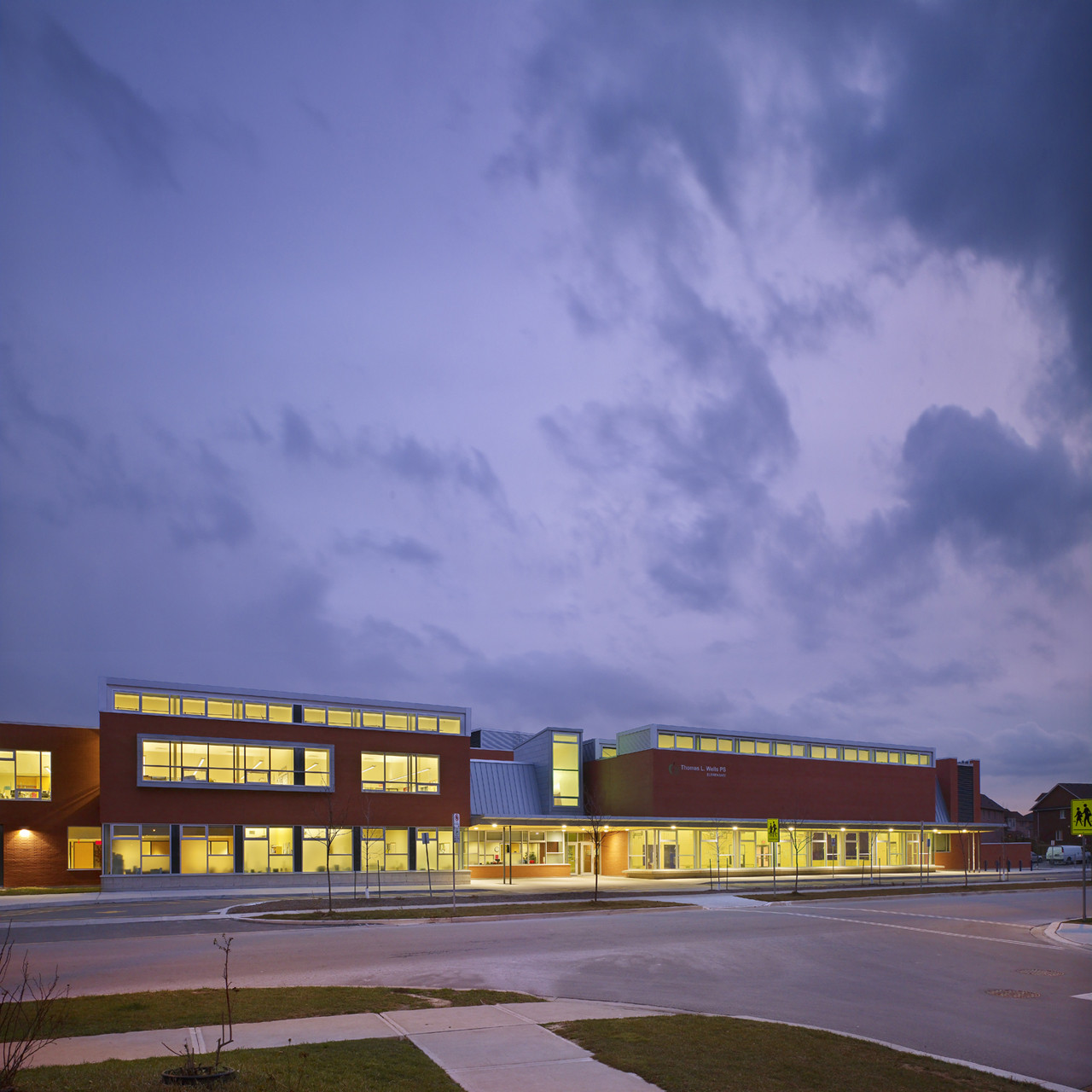 Gallery of Thomas L. Wells Public School / Baird Sampson Neuert ...