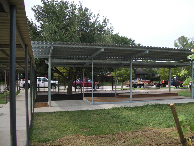 Gallery of Solar Shade Tree / UH GDBS - 6