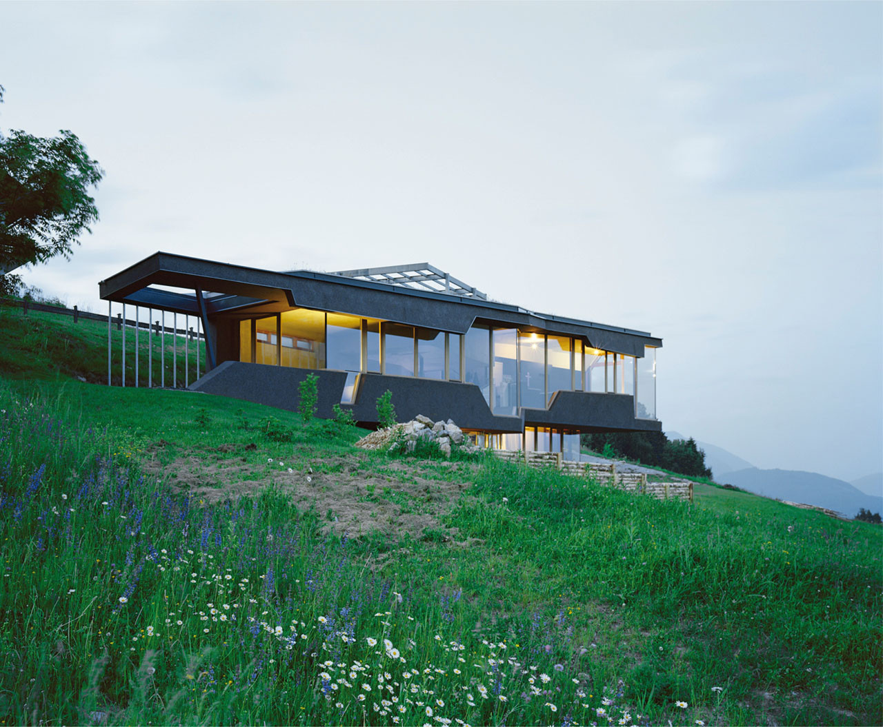 Gallery of Embedded House / HOLODECK architects - 6