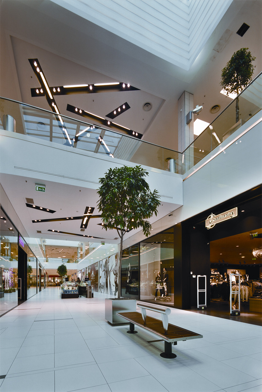 Gallery of Riga Plaza / ARHIS - 6