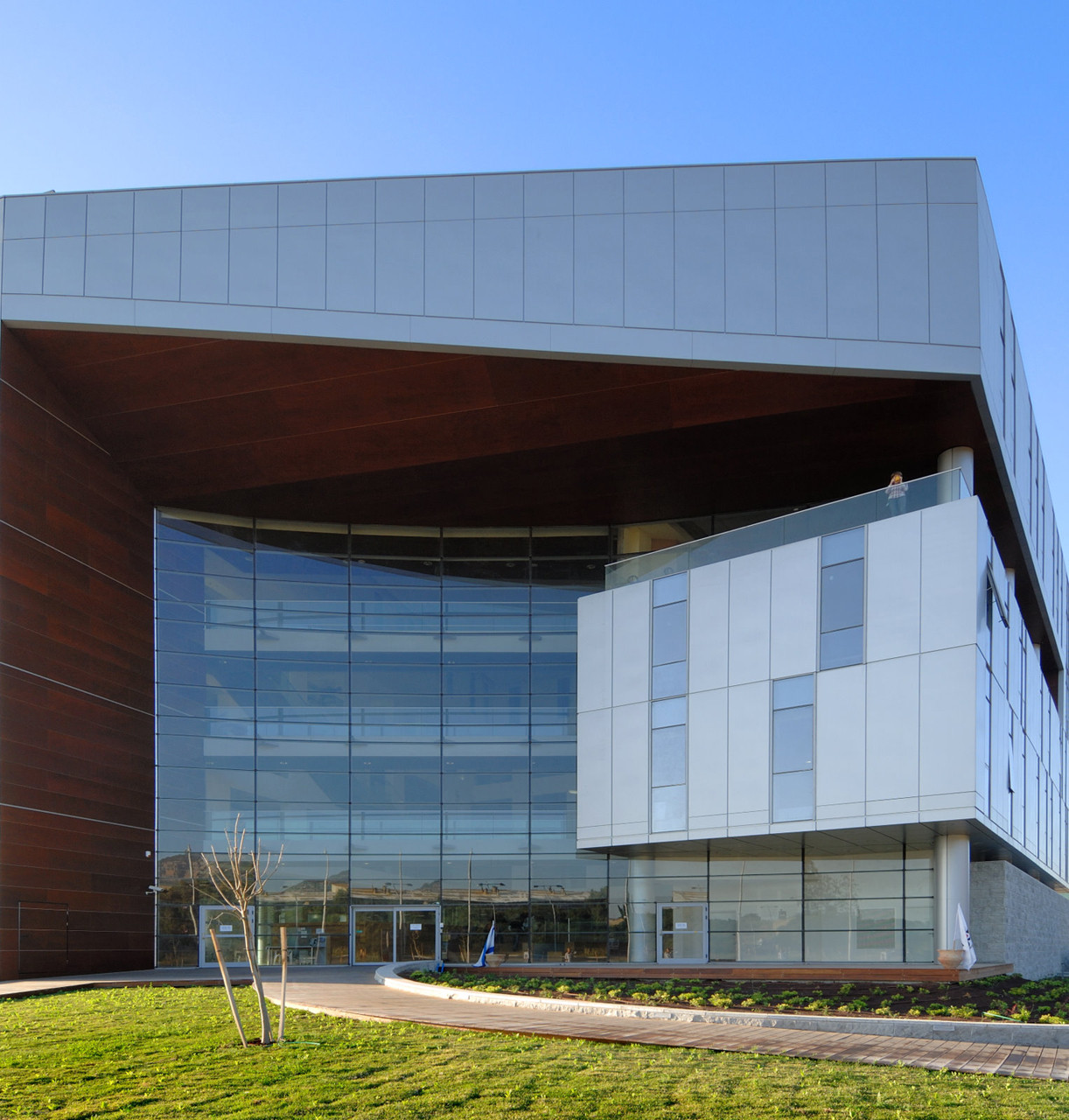 Gallery of C.P.C Headquarters / Schwartz Besnosoff Architects - 14