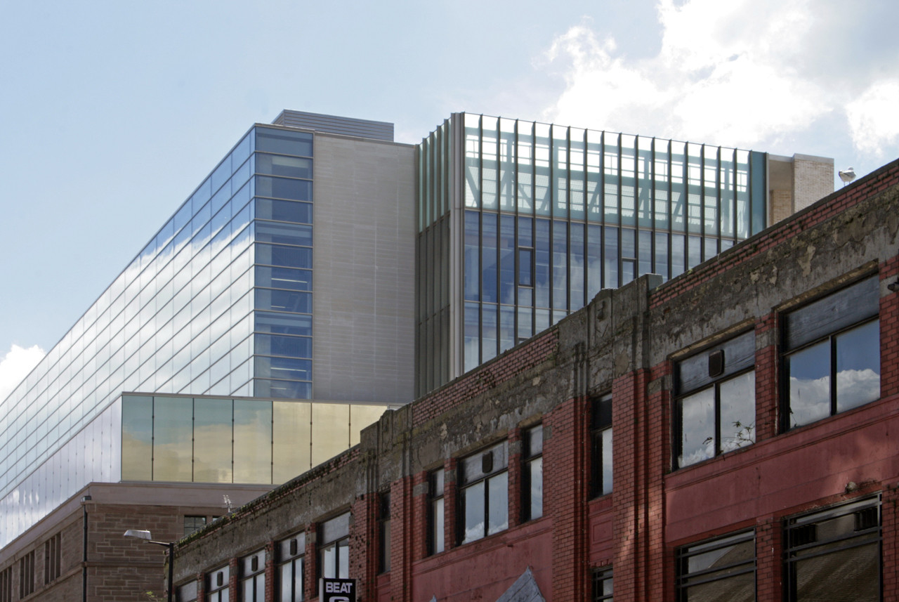 Gallery of Dundee House / Reiach and Hall Architects - 8