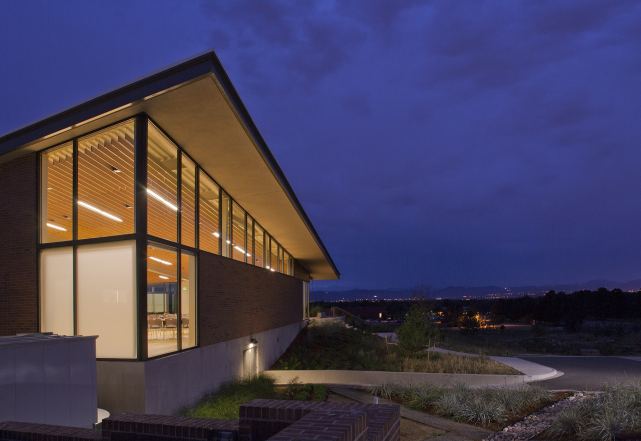 Gallery of Kent Denver Dining Hall / Semple Brown Design - 2
