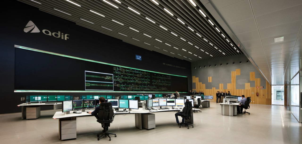 Gallery of Railway Control Centre / Moreno del Valle Arquitectos - 3