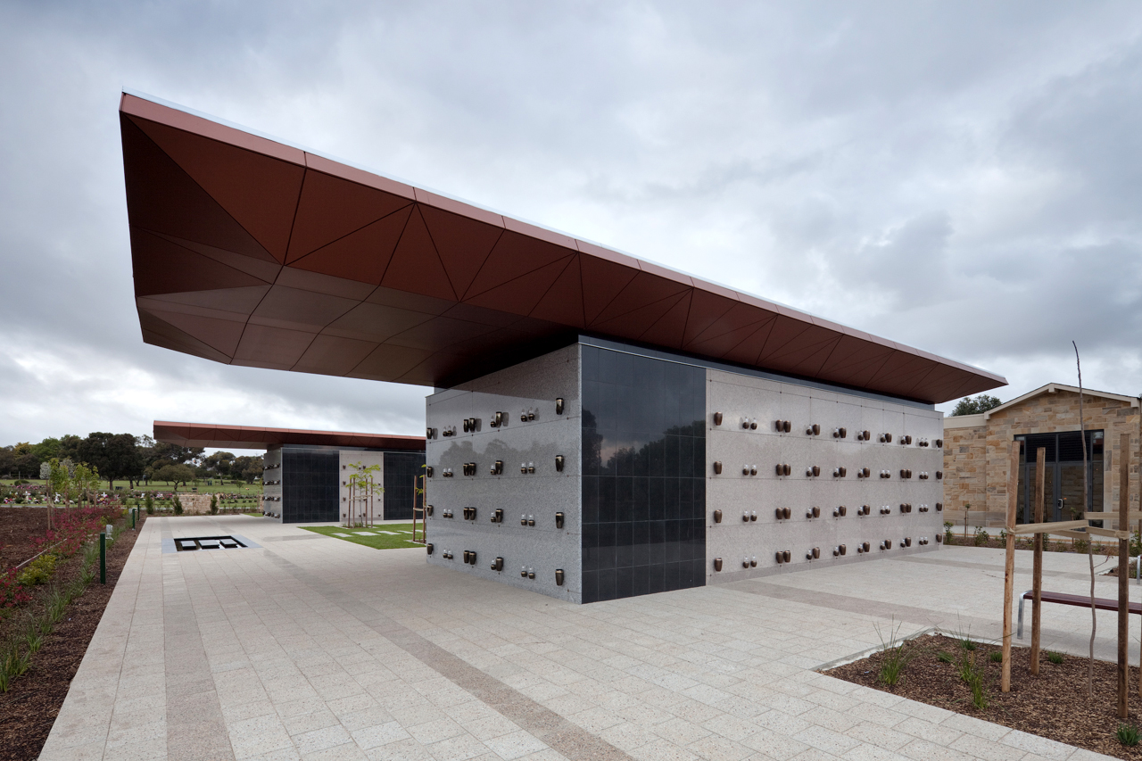 Gallery of Enfield Mausoleum Extension / Greenway Architects - 5