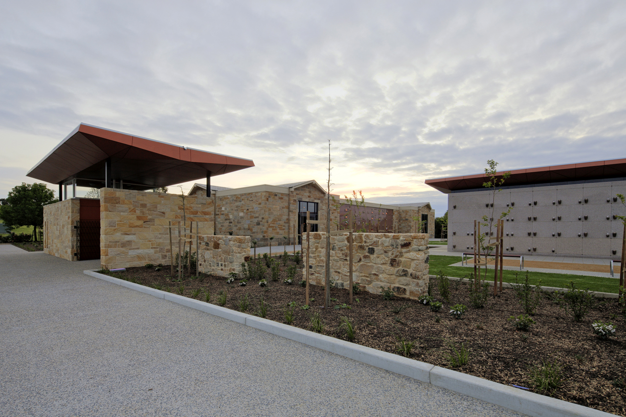 Gallery of Enfield Mausoleum Extension / Greenway Architects - 10