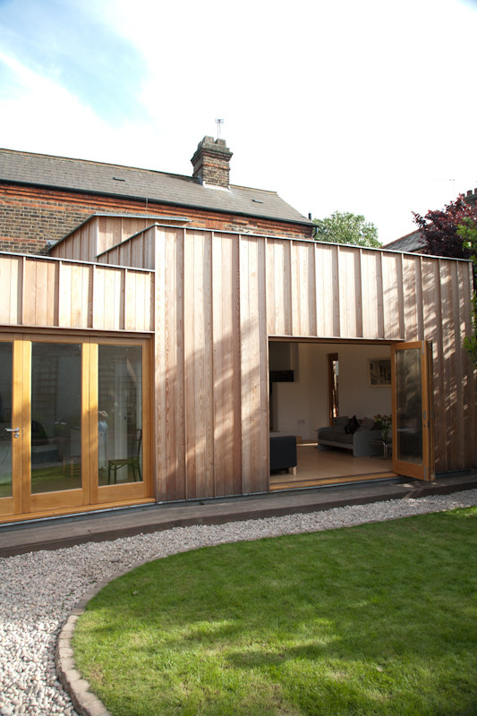 Gallery of Timber Fin House / Neil Dusheiko Architects - 2