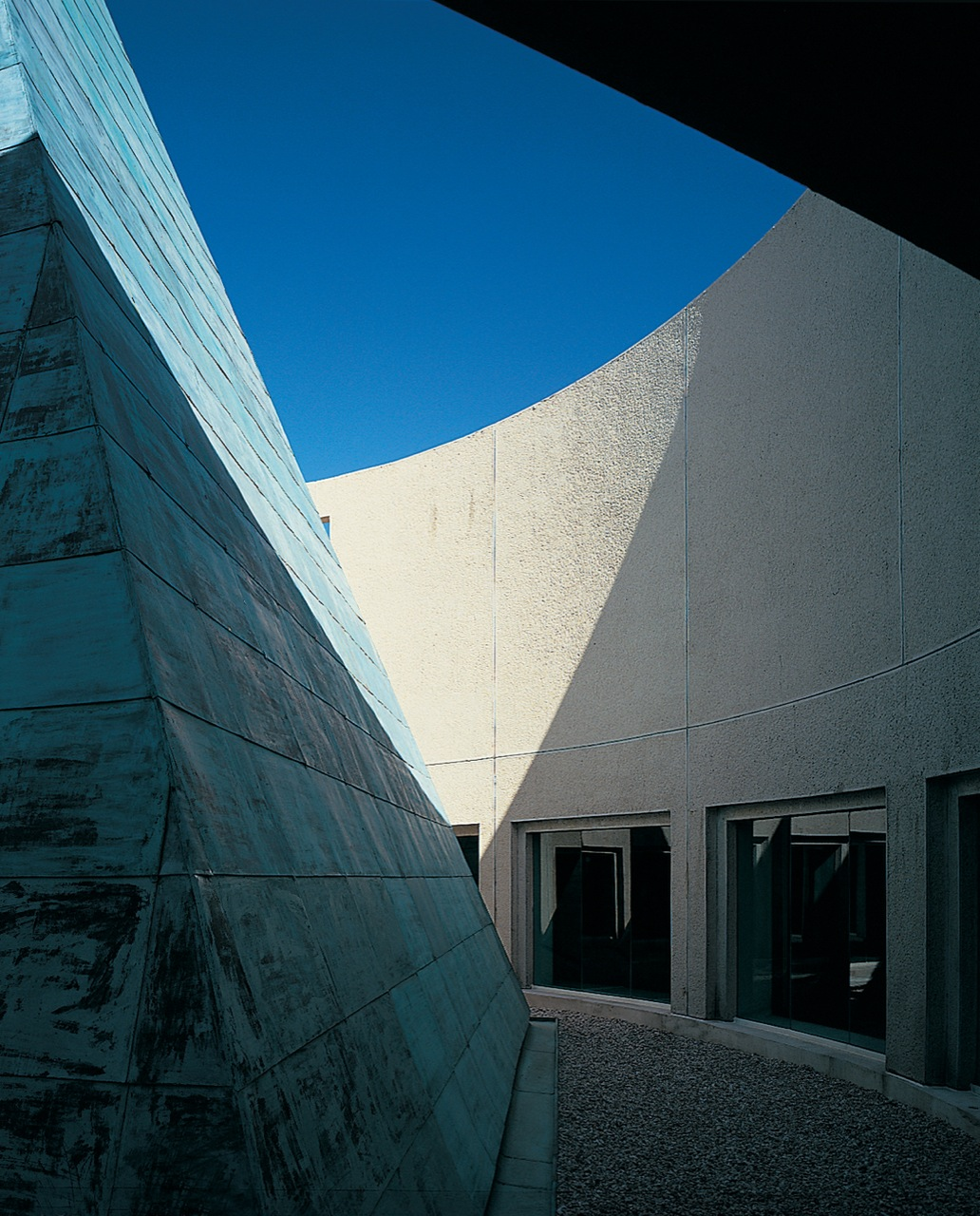 Gallery of Supreme Court Building in Jerusalem / Ada Karmi-Melamede ...