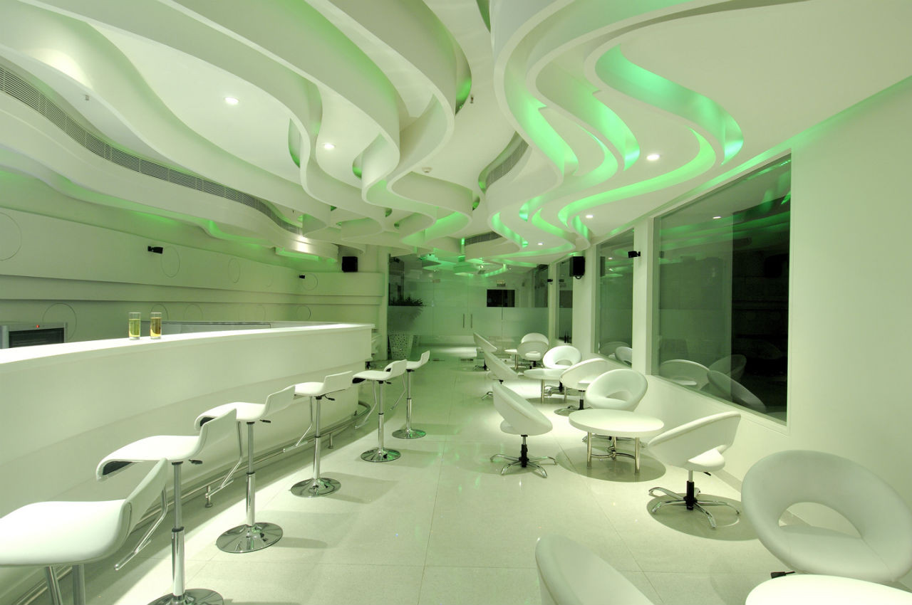 Gallery of Chrome Hotel / Sanjay Puri Architects - 3